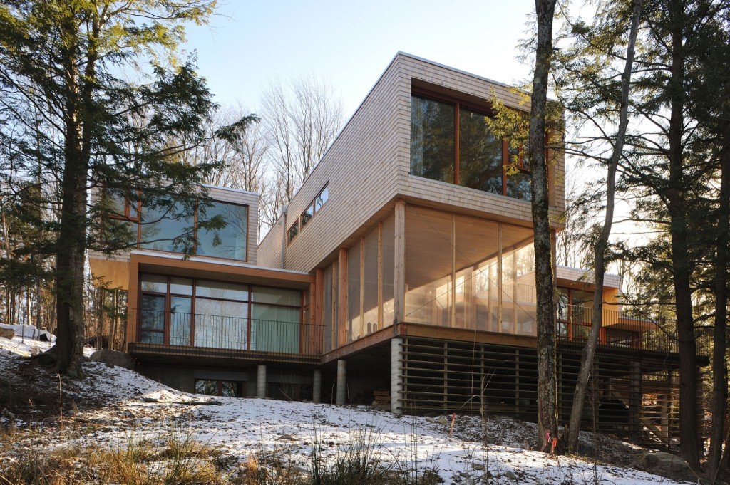 La Maison dans la forêt près du lac – Atelier Pierre Thibault